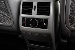 Black Mercedes-Benz ML 250 2014 in Jelgava, with an engine capacity of 2.20 L and mileage of 260 thousand km for 14500 €, photo 12 on AUTOMOTO.COM.LV