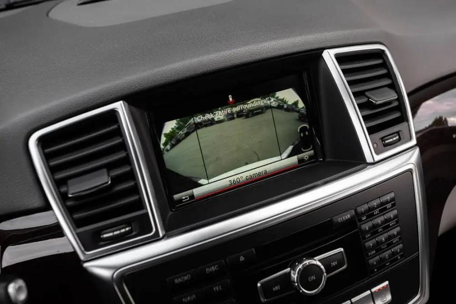 Black Mercedes-Benz ML 250 2014 in Jelgava, with an engine capacity of 2.20 L and mileage of 260 thousand km for 14500 €, photo 27 on AUTOMOTO.COM.LV