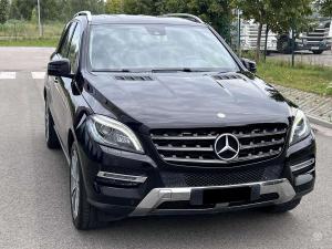 Melns Mercedes-Benz ML 250 2014 Klaipėda, ar dzinēja tilpumu 2.14 L un nobraukumu 278 tūkst. km par 10500 €, foto 4 vietnē AUTOMOTO.COM.LV