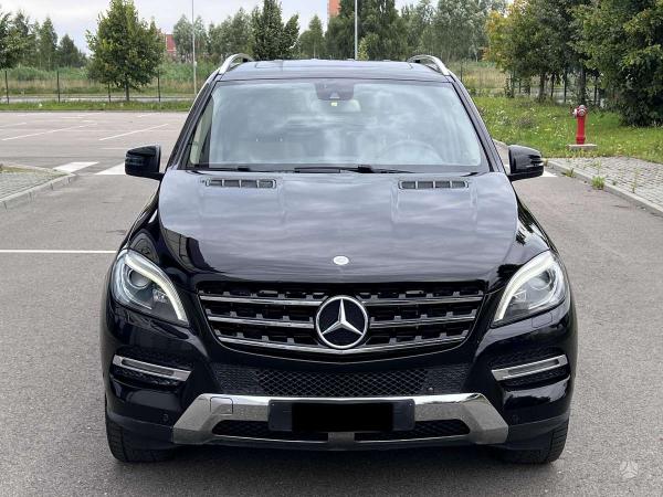 Melns Mercedes-Benz ML 250 2014 Klaipėda, ar dzinēja tilpumu 2.14 L un nobraukumu 278 tūkst. km par 10500 €, foto 5 vietnē AUTOMOTO.COM.LV
