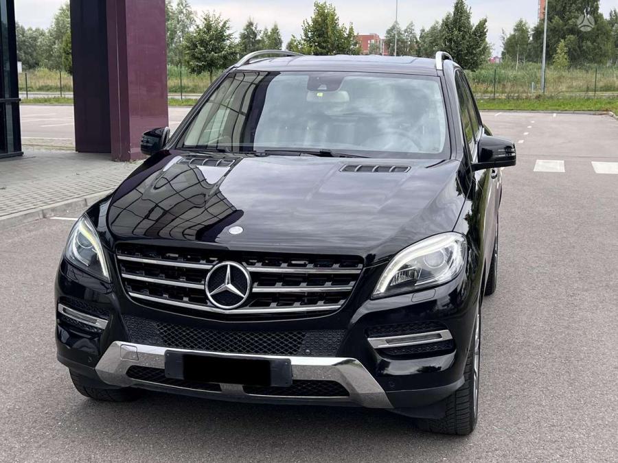 Melns Mercedes-Benz ML 250 2014 Klaipėda, ar dzinēja tilpumu 2.14 L un nobraukumu 278 tūkst. km par 10500 €, foto 6 vietnē AUTOMOTO.COM.LV