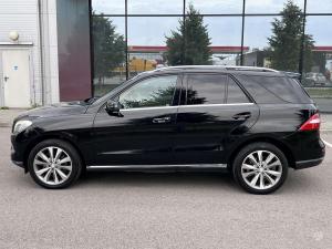 Melns Mercedes-Benz ML 250 2014 Klaipėda, ar dzinēja tilpumu 2.14 L un nobraukumu 278 tūkst. km par 10500 €, foto 9 vietnē AUTOMOTO.COM.LV