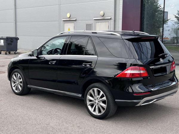 Melns Mercedes-Benz ML 250 2014 Klaipėda, ar dzinēja tilpumu 2.14 L un nobraukumu 278 tūkst. km par 10500 €, foto 10 vietnē AUTOMOTO.COM.LV