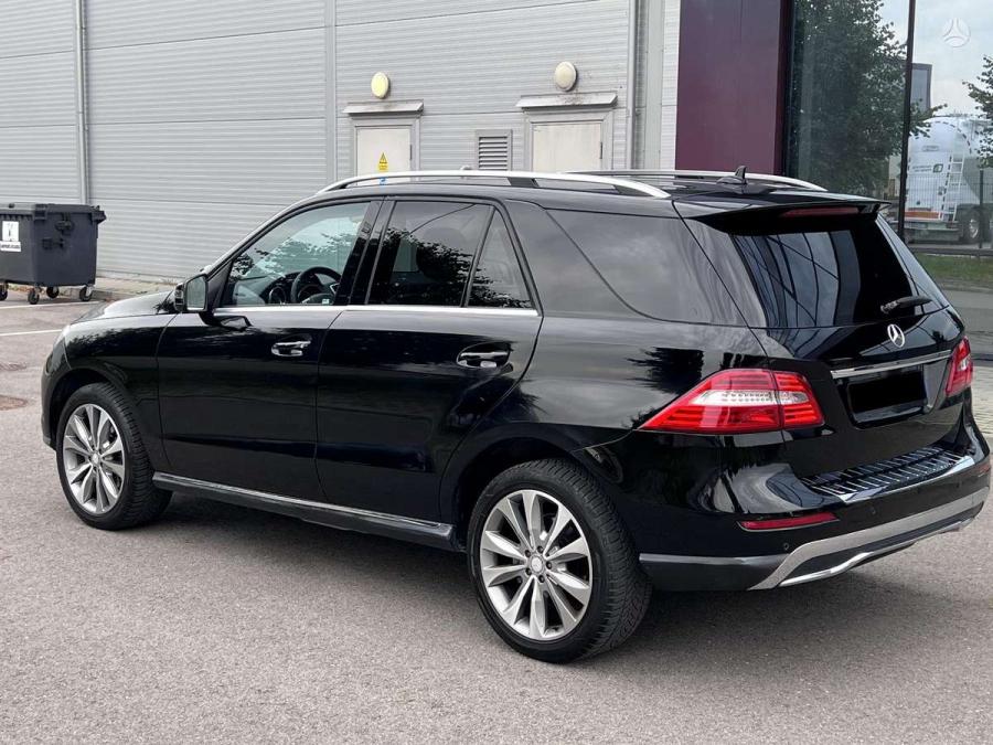 Melns Mercedes-Benz ML 250 2014 Klaipėda, ar dzinēja tilpumu 2.14 L un nobraukumu 278 tūkst. km par 10500 €, foto 10 vietnē AUTOMOTO.COM.LV