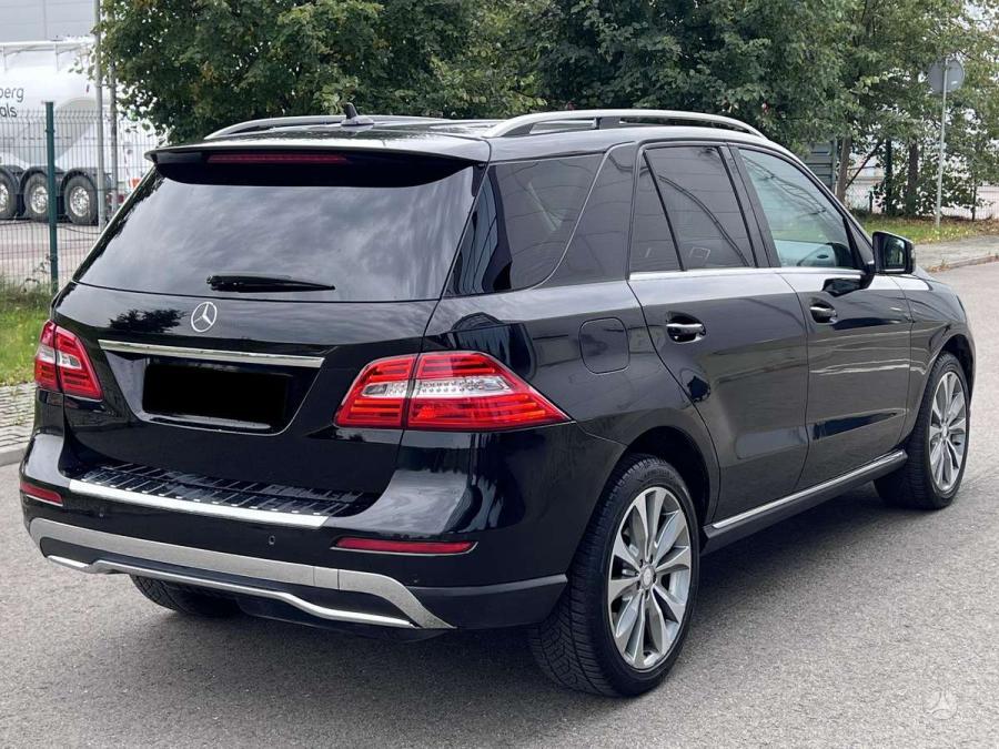Melns Mercedes-Benz ML 250 2014 Klaipėda, ar dzinēja tilpumu 2.14 L un nobraukumu 278 tūkst. km par 10500 €, foto 15 vietnē AUTOMOTO.COM.LV