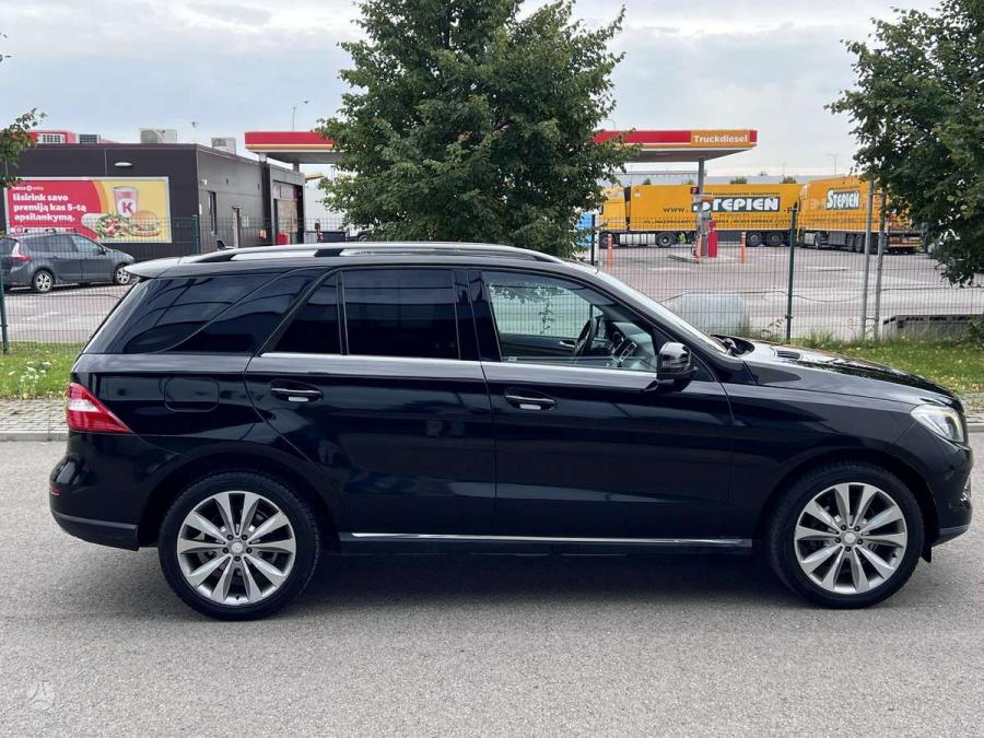 Melns Mercedes-Benz ML 250 2014 Klaipėda, ar dzinēja tilpumu 2.14 L un nobraukumu 278 tūkst. km par 10500 €, foto 17 vietnē AUTOMOTO.COM.LV