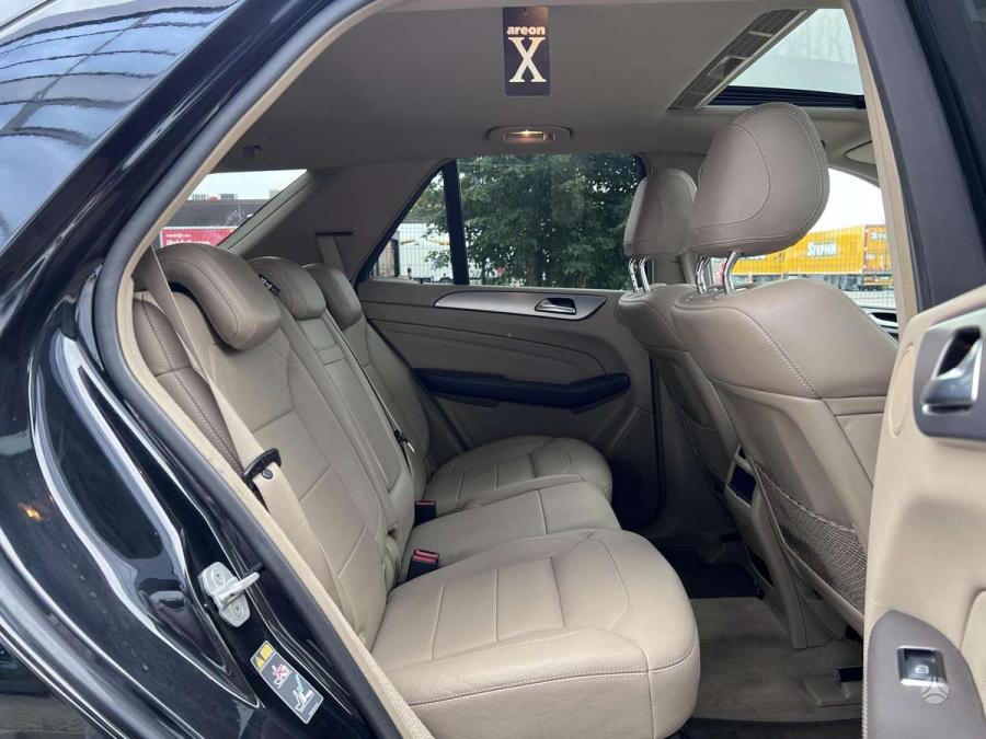 Melns Mercedes-Benz ML 250 2014 Klaipėda, ar dzinēja tilpumu 2.14 L un nobraukumu 278 tūkst. km par 10500 €, foto 23 vietnē AUTOMOTO.COM.LV