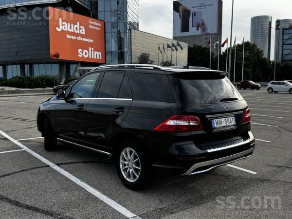 Melns Mercedes-Benz ML 250 2015 Rīga, ar dzinēja tilpumu 2.20 L un nobraukumu 250 tūkst. km par 15250 €, foto 2 vietnē AUTOMOTO.COM.LV