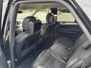 Black Mercedes-Benz ML 250 2015 in Riga, with an engine capacity of 2.20 L and mileage of 250 thousand km for 15250 €, photo 11 on AUTOMOTO.COM.LV