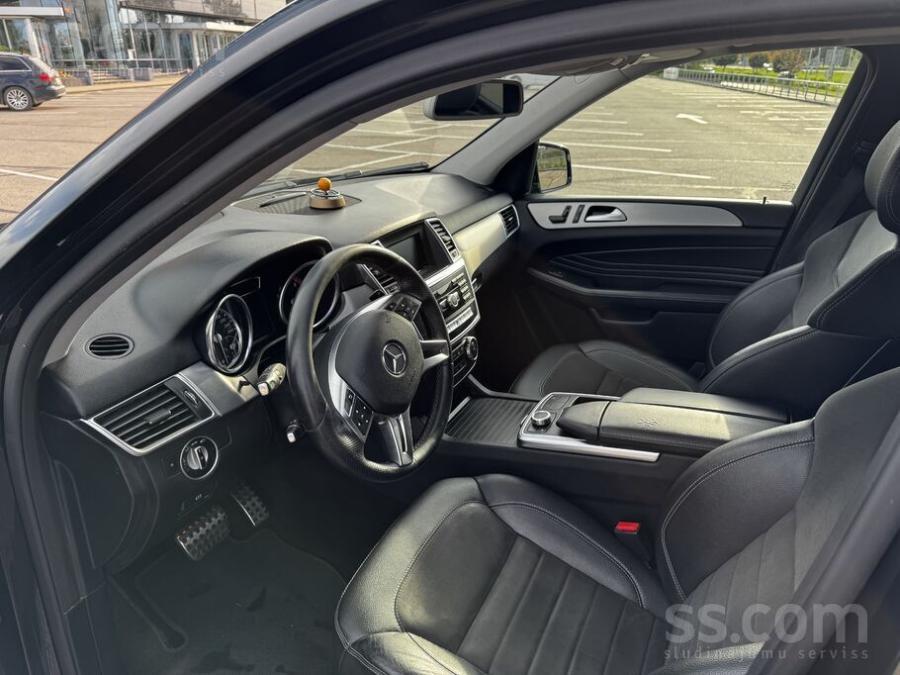 Black Mercedes-Benz ML 250 2015 in Riga, with an engine capacity of 2.20 L and mileage of 250 thousand km for 15250 €, photo 12 on AUTOMOTO.COM.LV