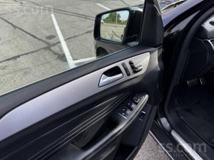 Black Mercedes-Benz ML 250 2015 in Riga, with an engine capacity of 2.20 L and mileage of 250 thousand km for 15250 €, photo 13 on AUTOMOTO.COM.LV