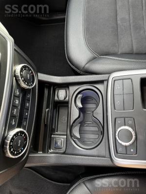 Black Mercedes-Benz ML 250 2015 in Riga, with an engine capacity of 2.20 L and mileage of 250 thousand km for 15250 €, photo 14 on AUTOMOTO.COM.LV