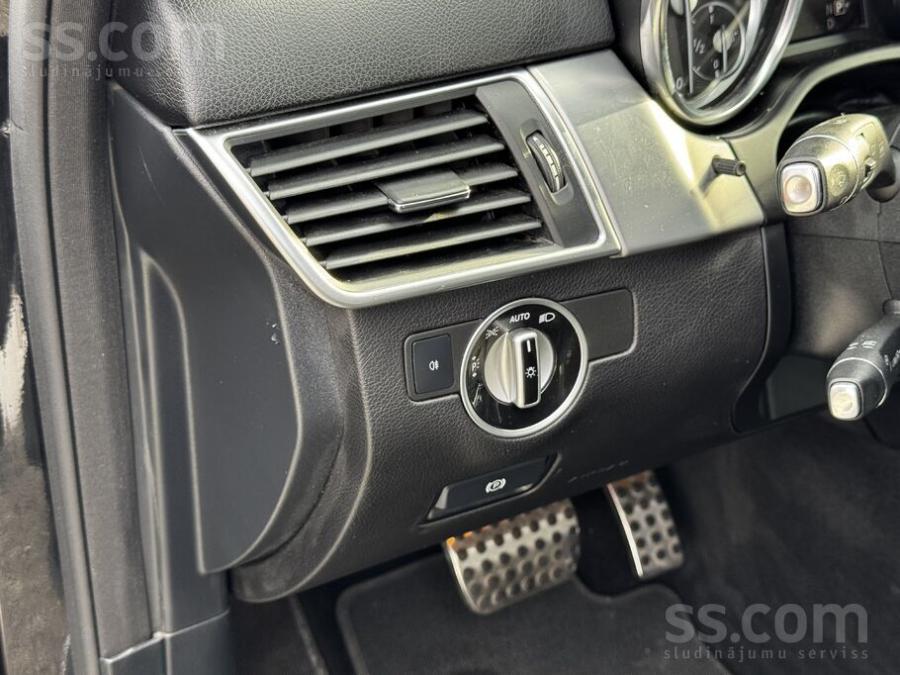 Black Mercedes-Benz ML 250 2015 in Riga, with an engine capacity of 2.20 L and mileage of 250 thousand km for 15250 €, photo 15 on AUTOMOTO.COM.LV