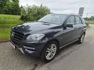 Blue Mercedes-Benz ML 250 2012 in Kaunas, with an engine capacity of 2.14 L and mileage of 263 thousand km for 9900 €, photo  on AUTOMOTO.COM.LV