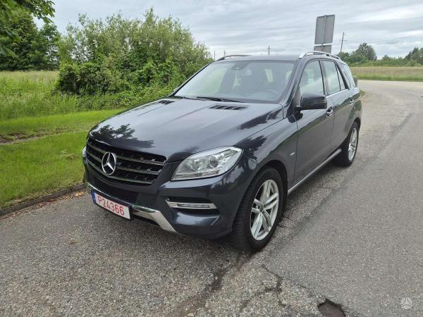 Blue Mercedes-Benz ML 250 2012 in Kaunas, with an engine capacity of 2.14 L and mileage of 263 thousand km for 9900 €, photo 5 on AUTOMOTO.COM.LV