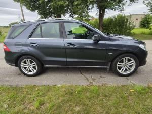 Blue Mercedes-Benz ML 250 2012 in Kaunas, with an engine capacity of 2.14 L and mileage of 263 thousand km for 9900 €, photo 9 on AUTOMOTO.COM.LV