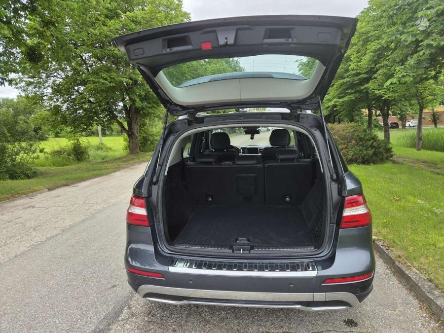 Blue Mercedes-Benz ML 250 2012 in Kaunas, with an engine capacity of 2.14 L and mileage of 263 thousand km for 9900 €, photo 10 on AUTOMOTO.COM.LV