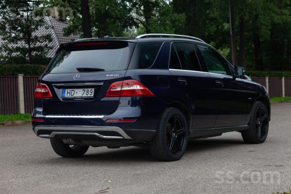 Zils Mercedes-Benz ML 250 2012 Rīga, ar dzinēja tilpumu 2.20 L un nobraukumu 299 tūkst. km par 10500 €, foto 4 vietnē AUTOMOTO.COM.LV