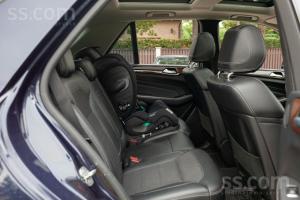 Zils Mercedes-Benz ML 250 2012 Rīga, ar dzinēja tilpumu 2.20 L un nobraukumu 299 tūkst. km par 10500 €, foto 13 vietnē AUTOMOTO.COM.LV