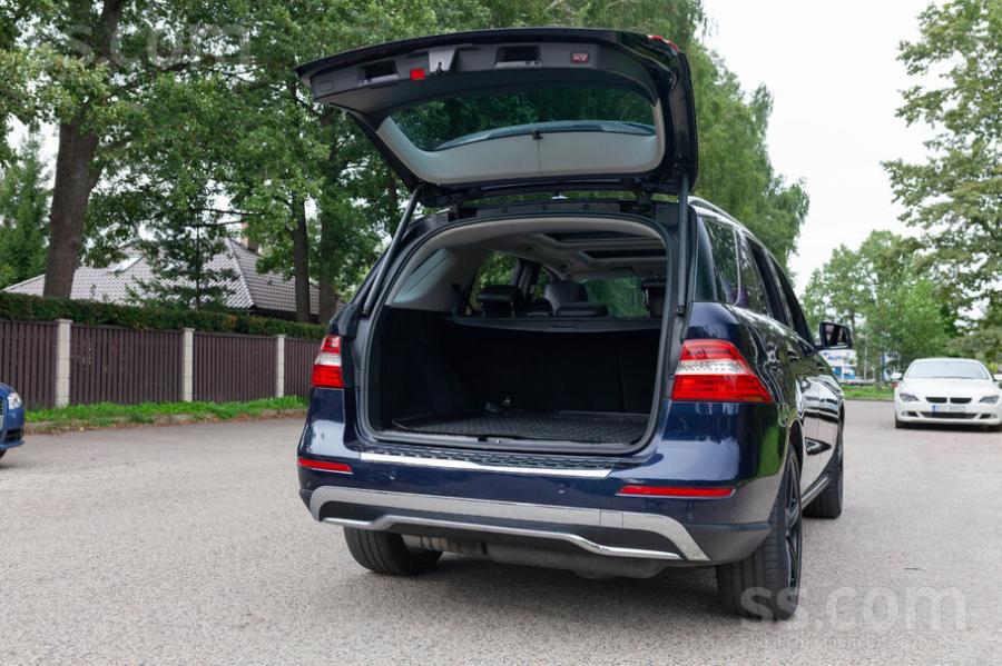 Zils Mercedes-Benz ML 250 2012 Rīga, ar dzinēja tilpumu 2.20 L un nobraukumu 299 tūkst. km par 10500 €, foto 14 vietnē AUTOMOTO.COM.LV