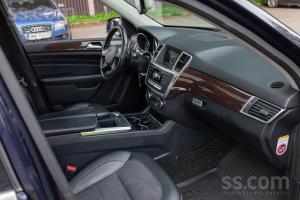 Zils Mercedes-Benz ML 250 2012 Rīga, ar dzinēja tilpumu 2.20 L un nobraukumu 299 tūkst. km par 9900 €, foto 7 vietnē AUTOMOTO.COM.LV
