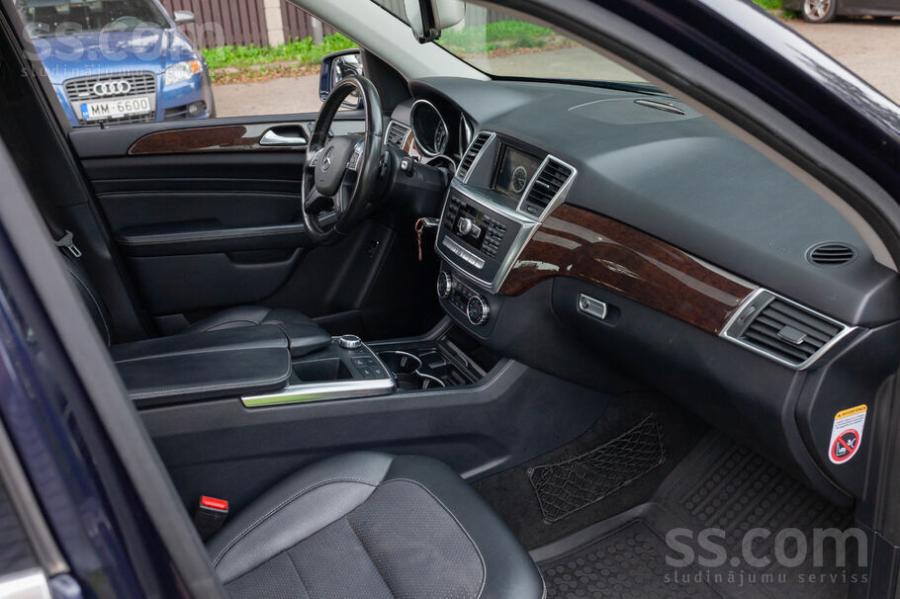 Zils Mercedes-Benz ML 250 2012 Rīga, ar dzinēja tilpumu 2.20 L un nobraukumu 299 tūkst. km par 9900 €, foto 7 vietnē AUTOMOTO.COM.LV