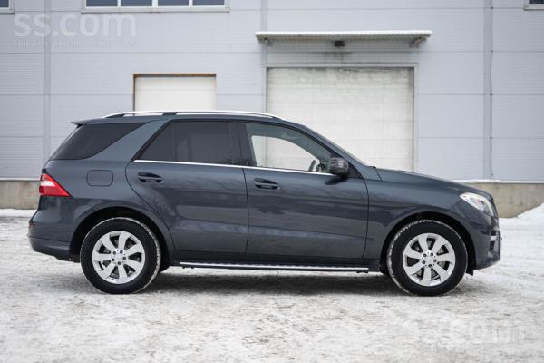 Zils Mercedes-Benz ML 250 2013 Rīga, ar dzinēja tilpumu 2.20 L un nobraukumu 300 tūkst. km par 13990 €, foto 5 vietnē AUTOMOTO.COM.LV