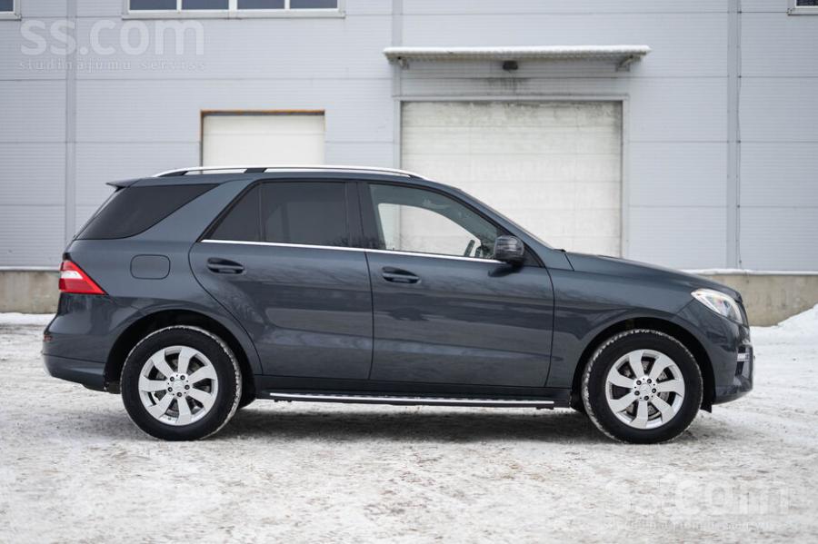 Zils Mercedes-Benz ML 250 2013 Rīga, ar dzinēja tilpumu 2.20 L un nobraukumu 300 tūkst. km par 13990 €, foto 5 vietnē AUTOMOTO.COM.LV