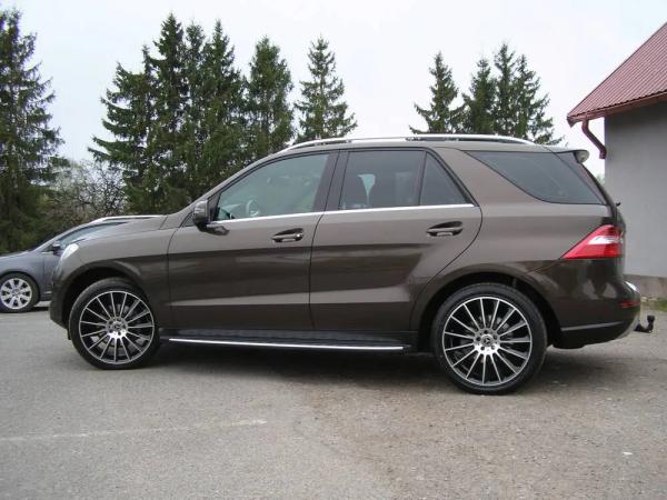Brūns Mercedes-Benz ML 250 2013 Sigulda, ar dzinēja tilpumu 2.20 L un nobraukumu 281 tūkst. km par 16350 €, foto 4 vietnē AUTOMOTO.COM.LV