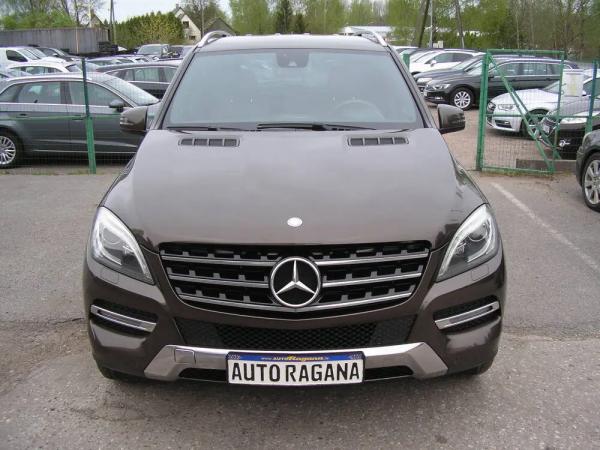 Brūns Mercedes-Benz ML 250 2013 Sigulda, ar dzinēja tilpumu 2.20 L un nobraukumu 281 tūkst. km par 16350 €, foto 5 vietnē AUTOMOTO.COM.LV