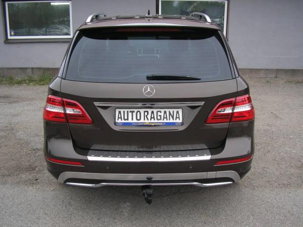 Brūns Mercedes-Benz ML 250 2013 Sigulda, ar dzinēja tilpumu 2.20 L un nobraukumu 281 tūkst. km par 16350 €, foto 6 vietnē AUTOMOTO.COM.LV