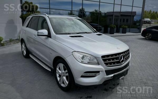 Mercedes-Benz ML 250 2012 in Vilnius, with an engine capacity of 2.10 L and mileage of 251 thousand km for 13999 €, photo 1 on AUTOMOTO.COM.LV