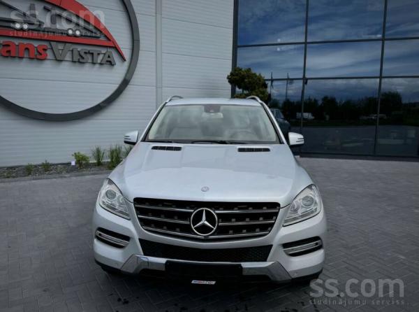 Mercedes-Benz ML 250 2012 in Vilnius, with an engine capacity of 2.10 L and mileage of 251 thousand km for 13999 €, photo 2 on AUTOMOTO.COM.LV