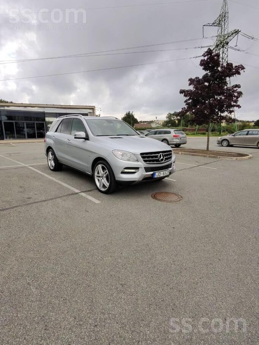 Mercedes-Benz ML 250 2013 Rīga, ar dzinēja tilpumu 2.20 L un nobraukumu 198 tūkst. km par 18000 €, foto 3 vietnē AUTOMOTO.COM.LV