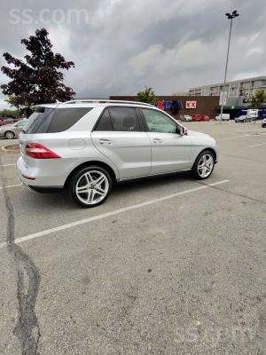 Mercedes-Benz ML 250 2013 Rīga, ar dzinēja tilpumu 2.20 L un nobraukumu 198 tūkst. km par 18000 €, foto 5 vietnē AUTOMOTO.COM.LV