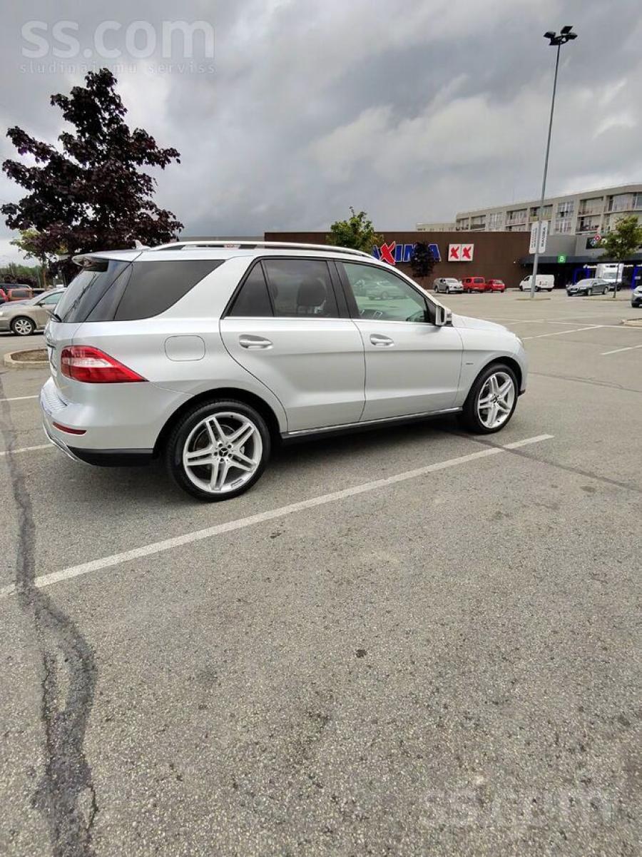 Mercedes-Benz ML 250 2013 Rīga, ar dzinēja tilpumu 2.20 L un nobraukumu 198 tūkst. km par 18000 €, foto 5 vietnē AUTOMOTO.COM.LV