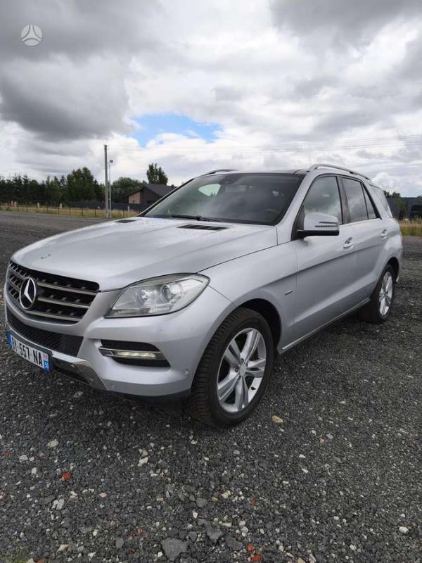 Pelēks Mercedes-Benz ML 250 2011 Tauragė, ar dzinēja tilpumu 2.14 L un nobraukumu 317 tūkst. km par 10500 €, foto 2 vietnē AUTOMOTO.COM.LV