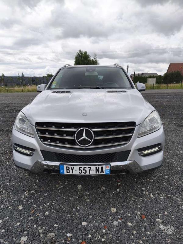 Pelēks Mercedes-Benz ML 250 2011 Tauragė, ar dzinēja tilpumu 2.14 L un nobraukumu 317 tūkst. km par 10500 €, foto 3 vietnē AUTOMOTO.COM.LV