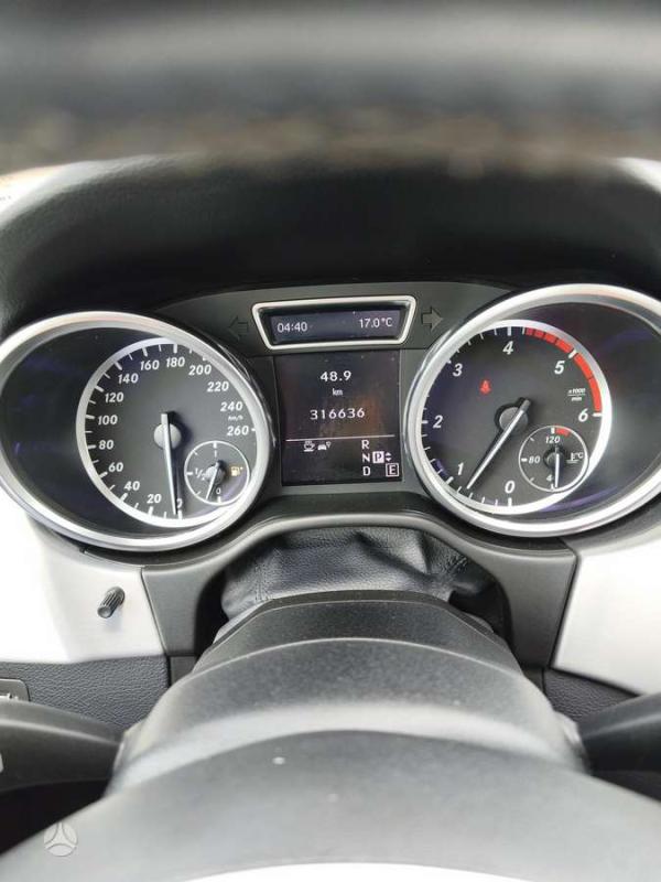 Pelēks Mercedes-Benz ML 250 2011 Tauragė, ar dzinēja tilpumu 2.14 L un nobraukumu 317 tūkst. km par 10500 €, foto 10 vietnē AUTOMOTO.COM.LV