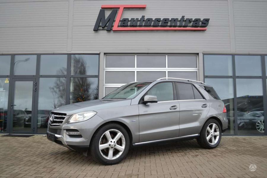 Pelēks Mercedes-Benz ML 250 2012 Viļņa, ar dzinēja tilpumu 2.14 L un nobraukumu 287 tūkst. km par 13000 €, foto 1 vietnē AUTOMOTO.COM.LV