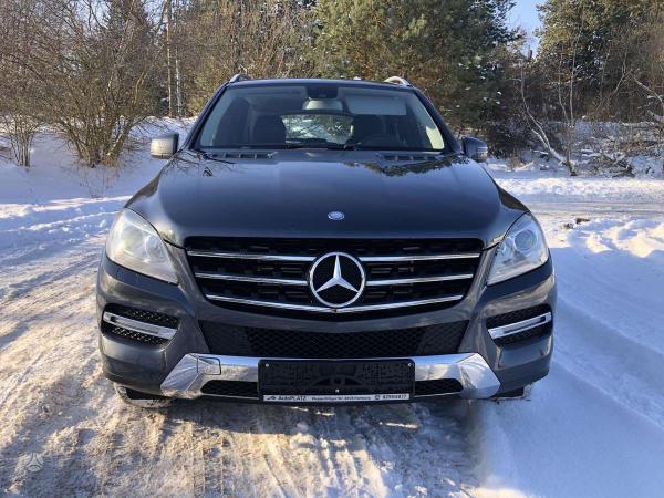 Pelēks Mercedes-Benz ML 250 2012 Utena, ar dzinēja tilpumu 2.10 L un nobraukumu 245 tūkst. km par 12300 €, foto 1 vietnē AUTOMOTO.COM.LV