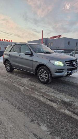 Grey Mercedes-Benz ML 250 2012 in Panevezys, with an engine capacity of 2.20 L and mileage of 187 thousand km for 11900 €, photo 2 on AUTOMOTO.COM.LV