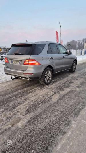 Grey Mercedes-Benz ML 250 2012 in Panevezys, with an engine capacity of 2.20 L and mileage of 187 thousand km for 11900 €, photo 3 on AUTOMOTO.COM.LV