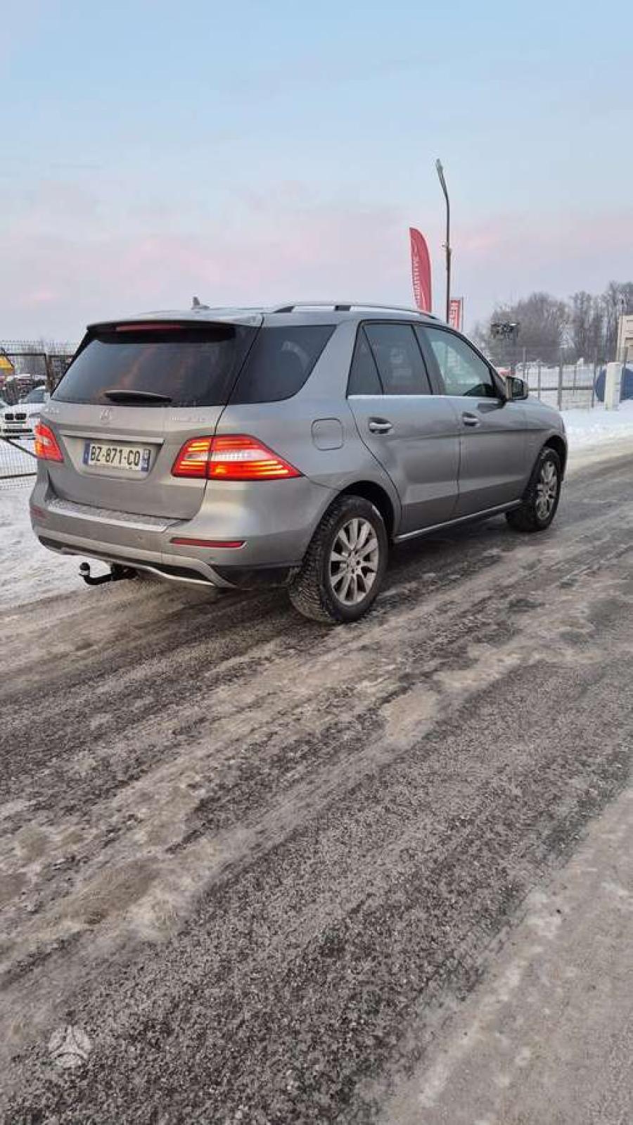 Grey Mercedes-Benz ML 250 2012 in Panevezys, with an engine capacity of 2.20 L and mileage of 187 thousand km for 11900 €, photo 3 on AUTOMOTO.COM.LV
