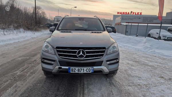 Pelēks Mercedes-Benz ML 250 2012 Panevēža, ar dzinēja tilpumu 2.20 L un nobraukumu 187 tūkst. km par 11900 €, foto 6 vietnē AUTOMOTO.COM.LV