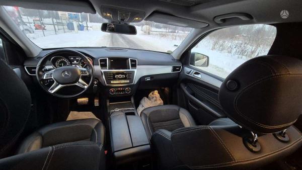 Pelēks Mercedes-Benz ML 250 2012 Panevēža, ar dzinēja tilpumu 2.20 L un nobraukumu 187 tūkst. km par 11900 €, foto 8 vietnē AUTOMOTO.COM.LV