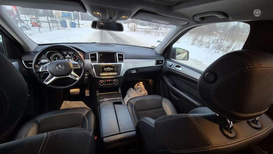 Grey Mercedes-Benz ML 250 2012 in Panevezys, with an engine capacity of 2.20 L and mileage of 187 thousand km for 11900 €, photo 8 on AUTOMOTO.COM.LV