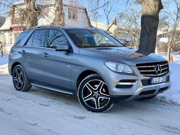Grey Mercedes-Benz ML 250 2012 in Kaunas, with an engine capacity of 2.14 L and mileage of 280 thousand km for 11800 €, photo 2 on AUTOMOTO.COM.LV