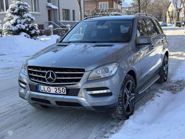 Grey Mercedes-Benz ML 250 2012 in Kaunas, with an engine capacity of 2.14 L and mileage of 280 thousand km for 11800 €, photo 3 on AUTOMOTO.COM.LV
