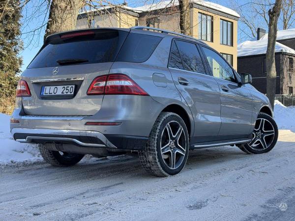 Grey Mercedes-Benz ML 250 2012 in Kaunas, with an engine capacity of 2.14 L and mileage of 280 thousand km for 11800 €, photo 5 on AUTOMOTO.COM.LV